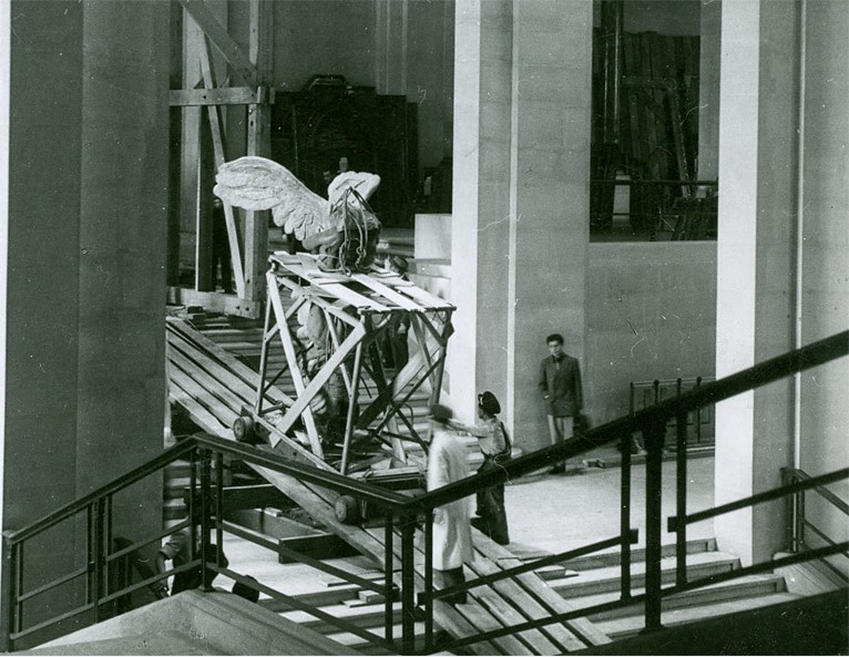 Le Louvre pendant la guerre : regards photographiques 1938-1947 ...